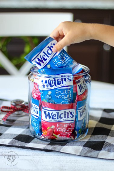 Fruit Snacks in a Jar - Smart School House